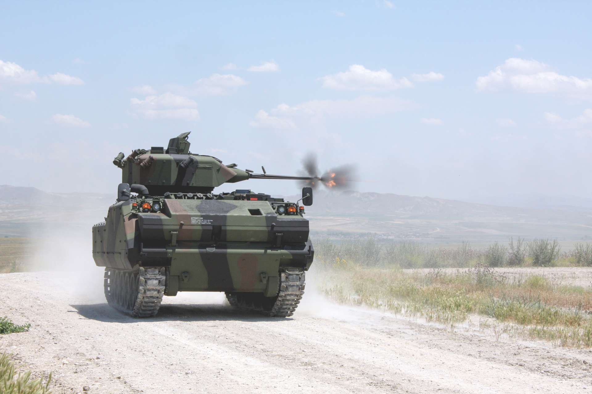 Aselsan’s new ZMA-X UGV enters battlefield with 25 mm chain gun and LIDAR systems